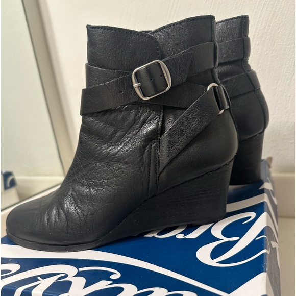 Lucky Brand | Shoes | Luckybrand Ginnie Brown Leather Zip Up Ankle ...